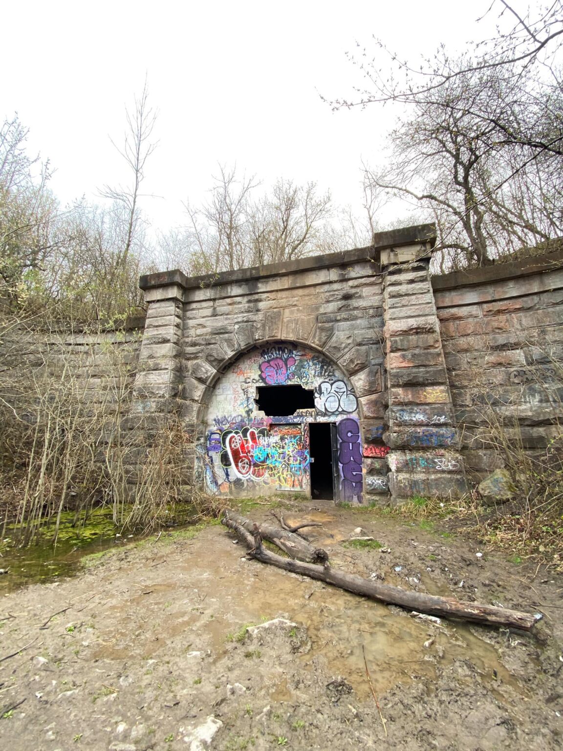 Niagara’s Haunted History: A Ghostly Guide to 13 Spooky Spots